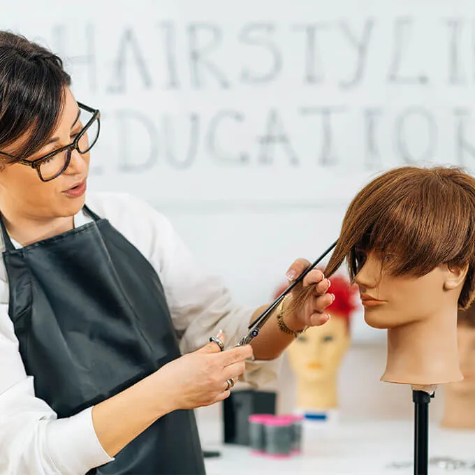 Salon or Freelance: Which is right for you? | Salon Services
